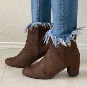 Boutique | Shoes | Nib Chocolate Kitten Block Heel Chelsea Ankle Boot ...